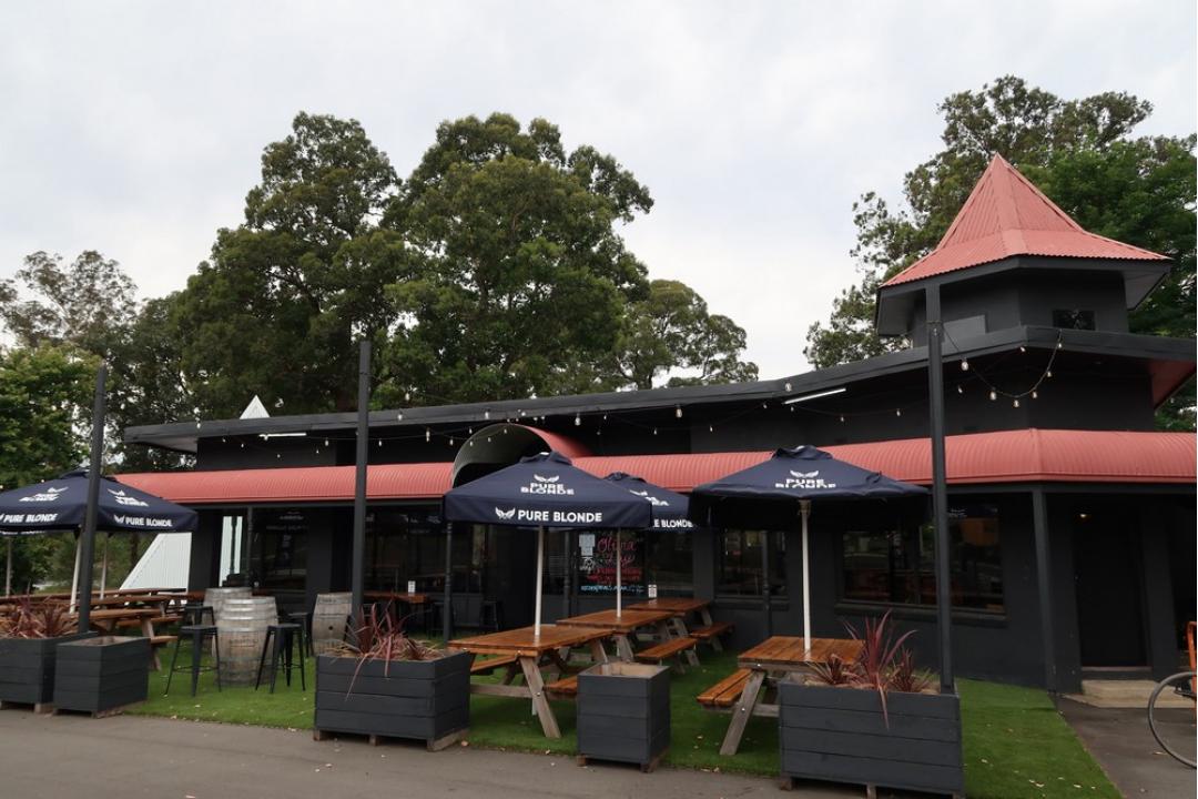 Mingling Waters Official Site - Bar and Dining